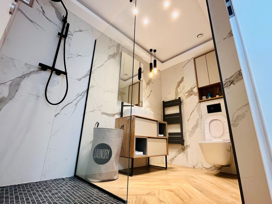 Garsonieră luminoasă, mobilată și climatizată, zona centrală Braşov Brasov • OLX.ro