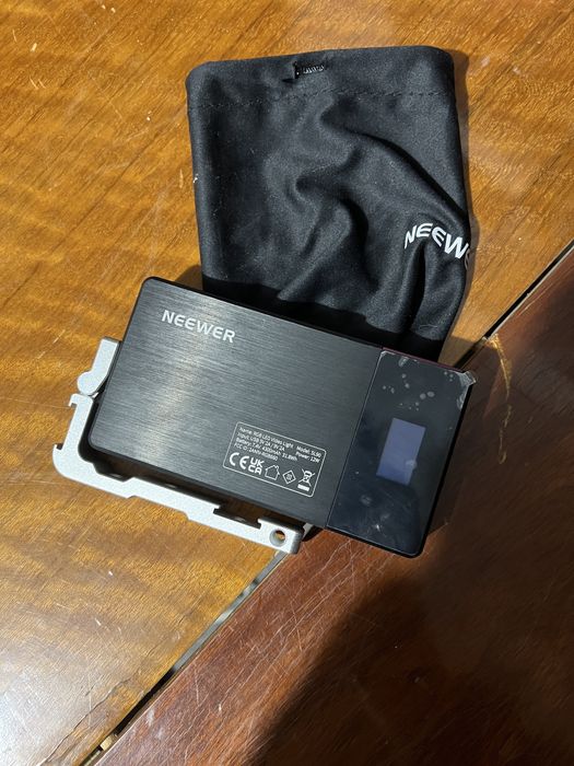 Neewer SL90 12W noi Oradea • OLX.ro