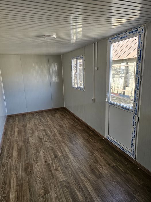 Vând container standard din panouri sandwich Petru Rares • OLX.ro