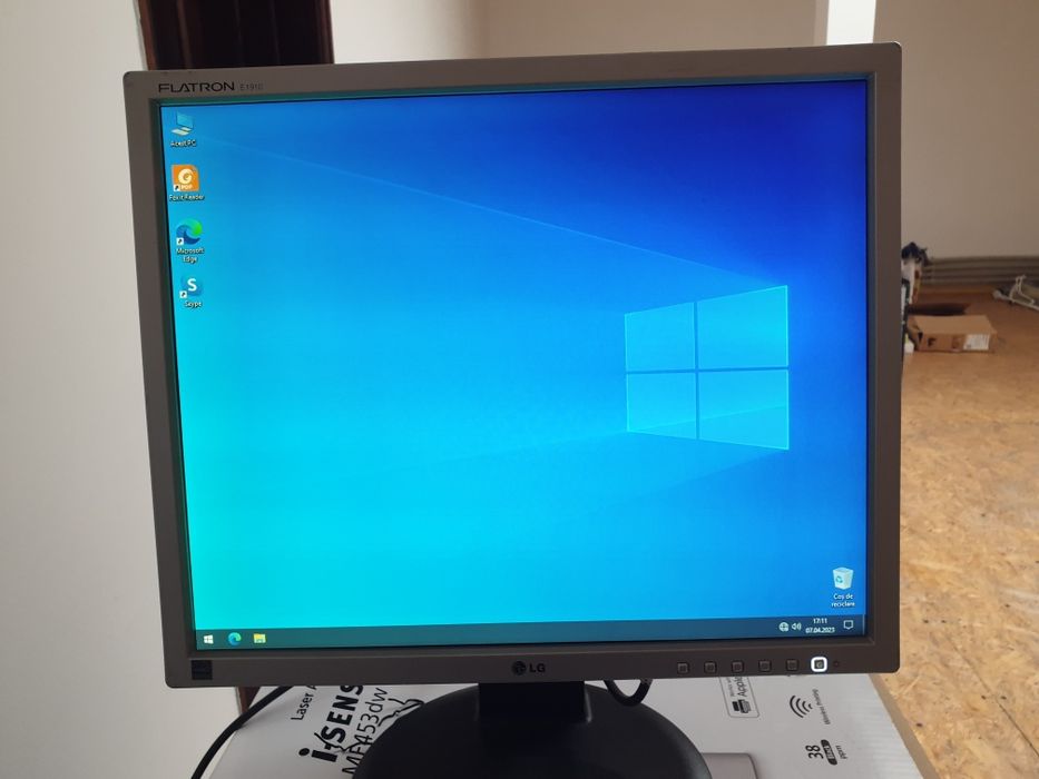 Calculator complet Desktop HP Compaq + Monitor LG + tastatura si mouse ...