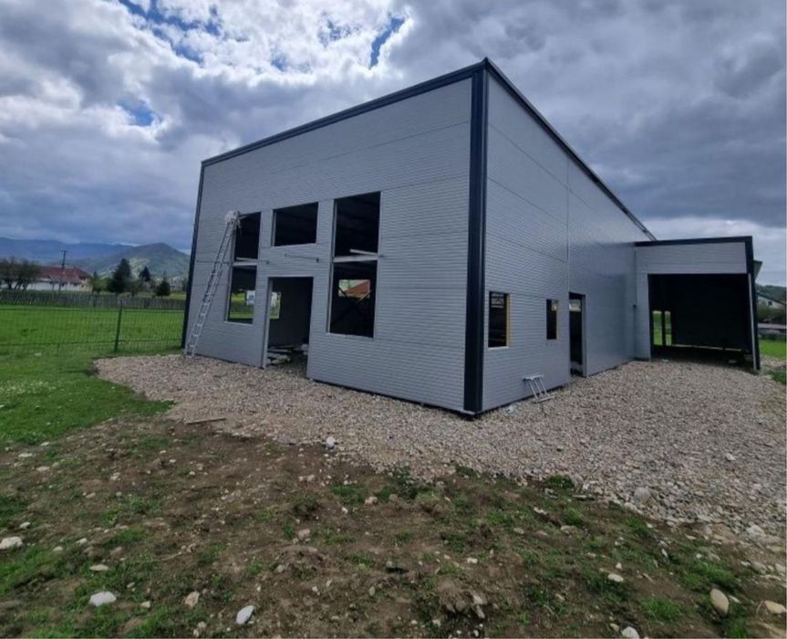 Vand hala metalica 15X20 metri cu panouri sandwichi sau doar structura ...
