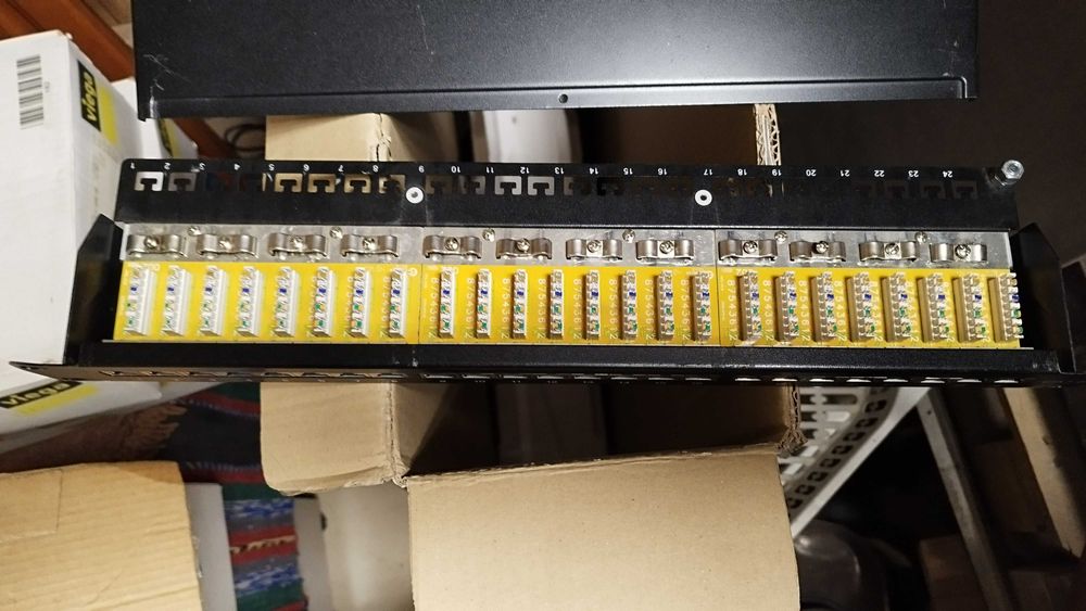 Пач панел cat.6 - 24 порта за рак - сърварен шкаф 1U черен гр. София Гоце Делчев • OLX.bg