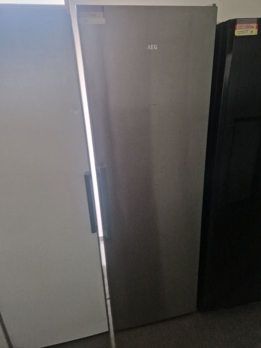 Хладилник AEG охладител 370 литра гр. Казанлък • OLX.bg
