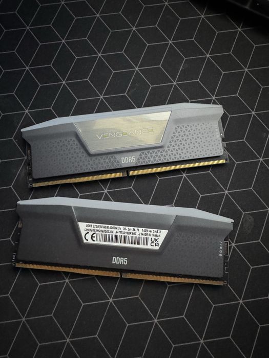 Memorie Corsair Vengeance RGB, 32GB, DDR5-6000MHz, CL30, Dual Channel ...