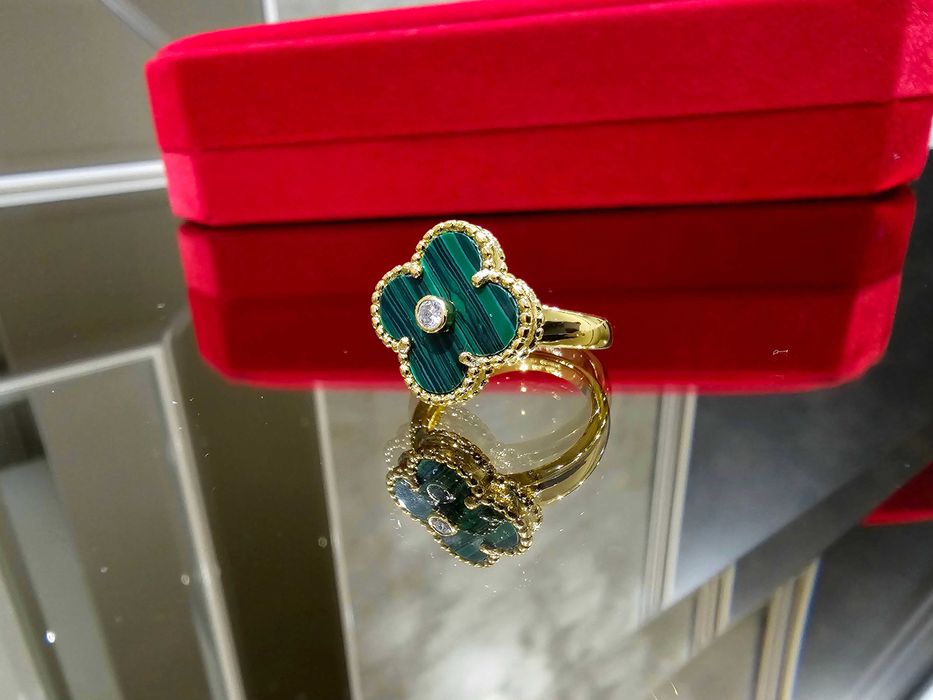 Van Cleef & Arpels VCA Gold Green Diamond Alhambra Дамски Пръстен гр. София Зона Б-18 • OLX.bg