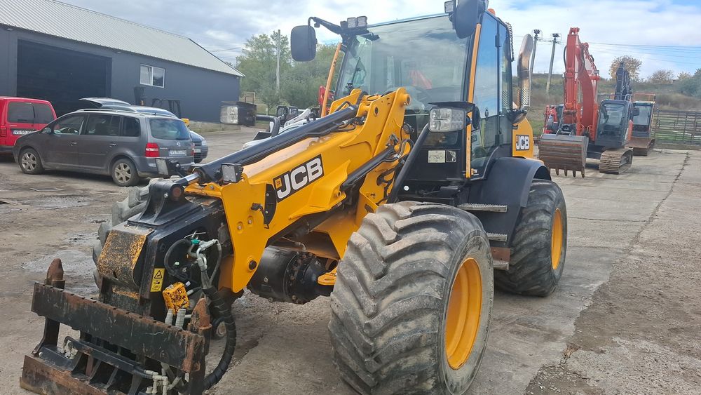 Dezmembrez jcb TM 320 S Moara Grecilor • OLX.ro
