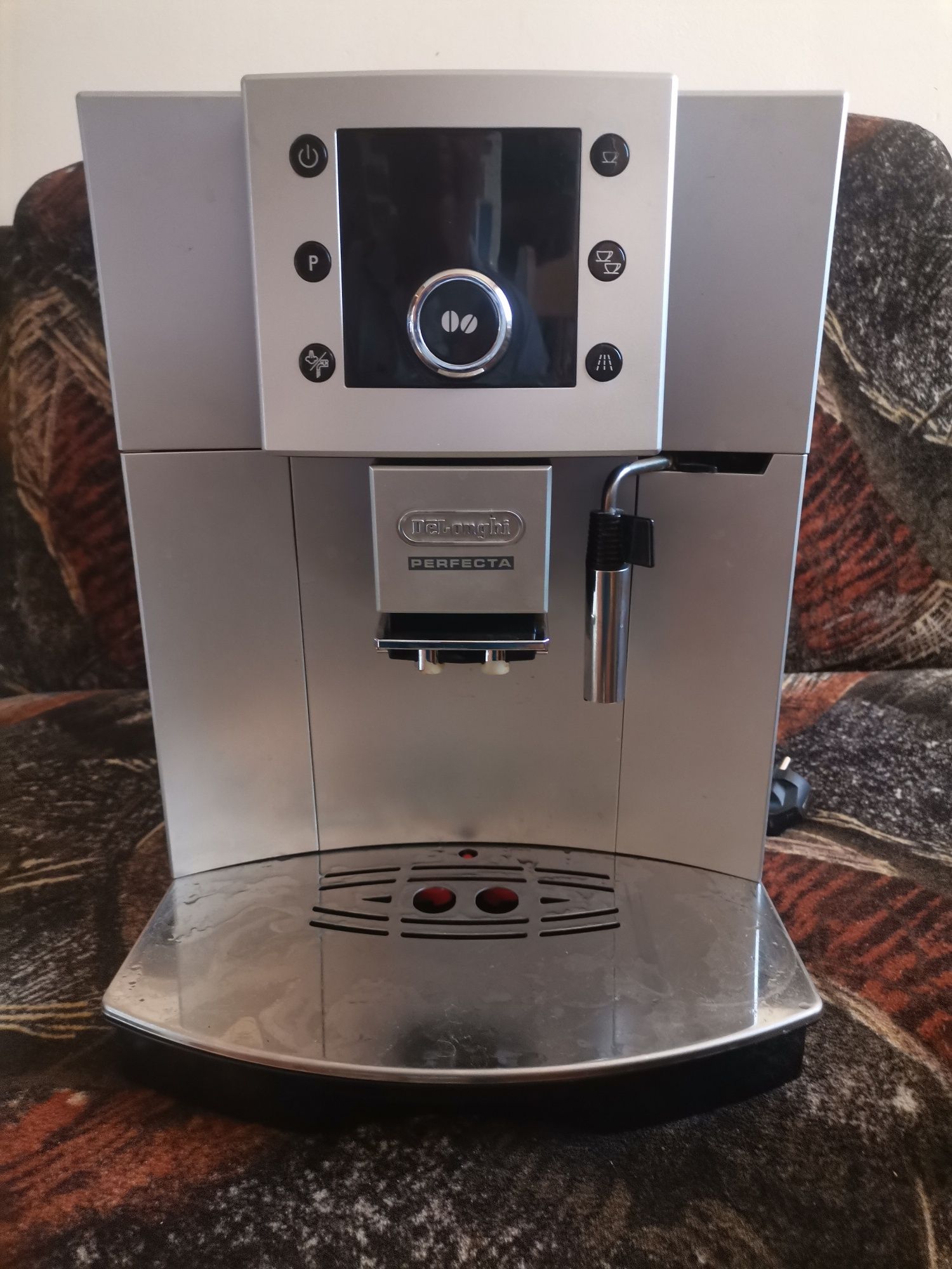 Кафеавтомат delonghi perfecta делонги гр. Раднево • OLX.bg