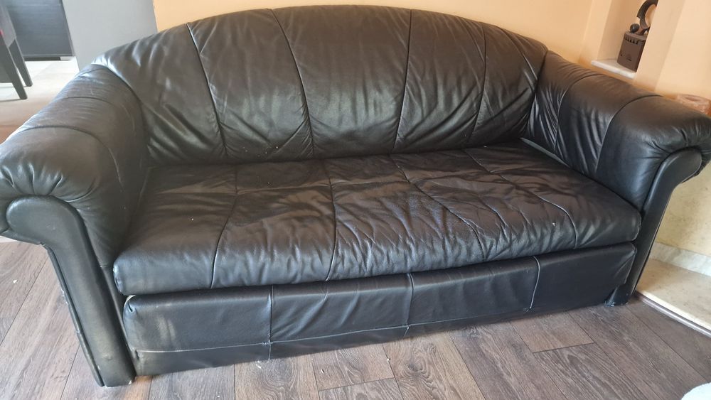 Vand canapea din piele, neagra Targu-Mures • OLX.ro
