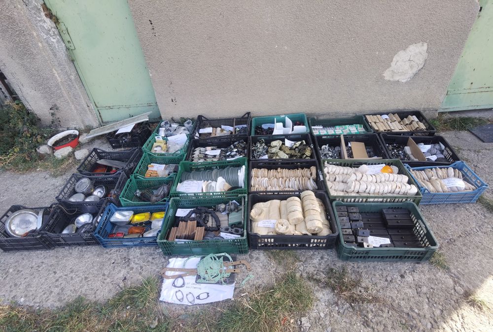 Piese vechi de masini :ARO/ IMS / TV/ SR/ BUCEGI , etc. Ploiesti • OLX.ro