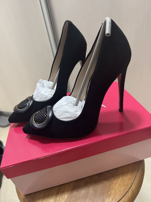 Pantofi negri, piele intoarsa Floresti • OLX.ro