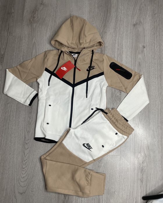 Trening nike tech copii Bucuresti Sectorul 5 • OLX.ro