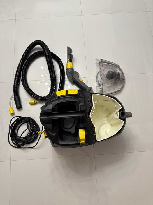 Aspirator injectie extractie Karcher puzzi 8/1 Iasi • OLX.ro