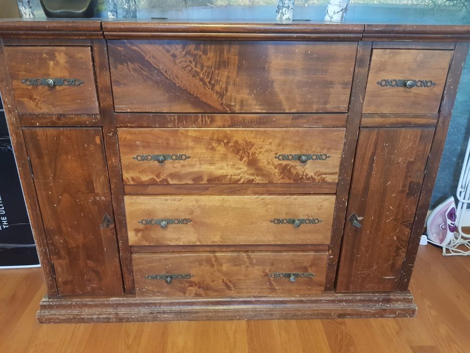 Comoda(scrin),lemn masiv Botosani • OLX.ro