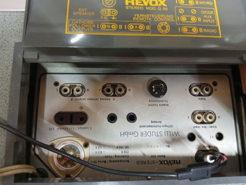 Magnetofon Revox G 36 benzi mari pe lampi de la Studer Ploiesti • OLX.ro