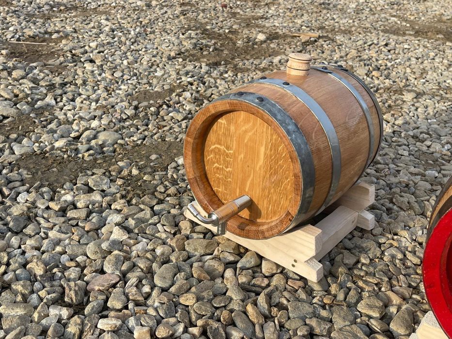 Butoaie din lemn uscat , dud , stejat , salcam Targu Jiu • OLX.ro