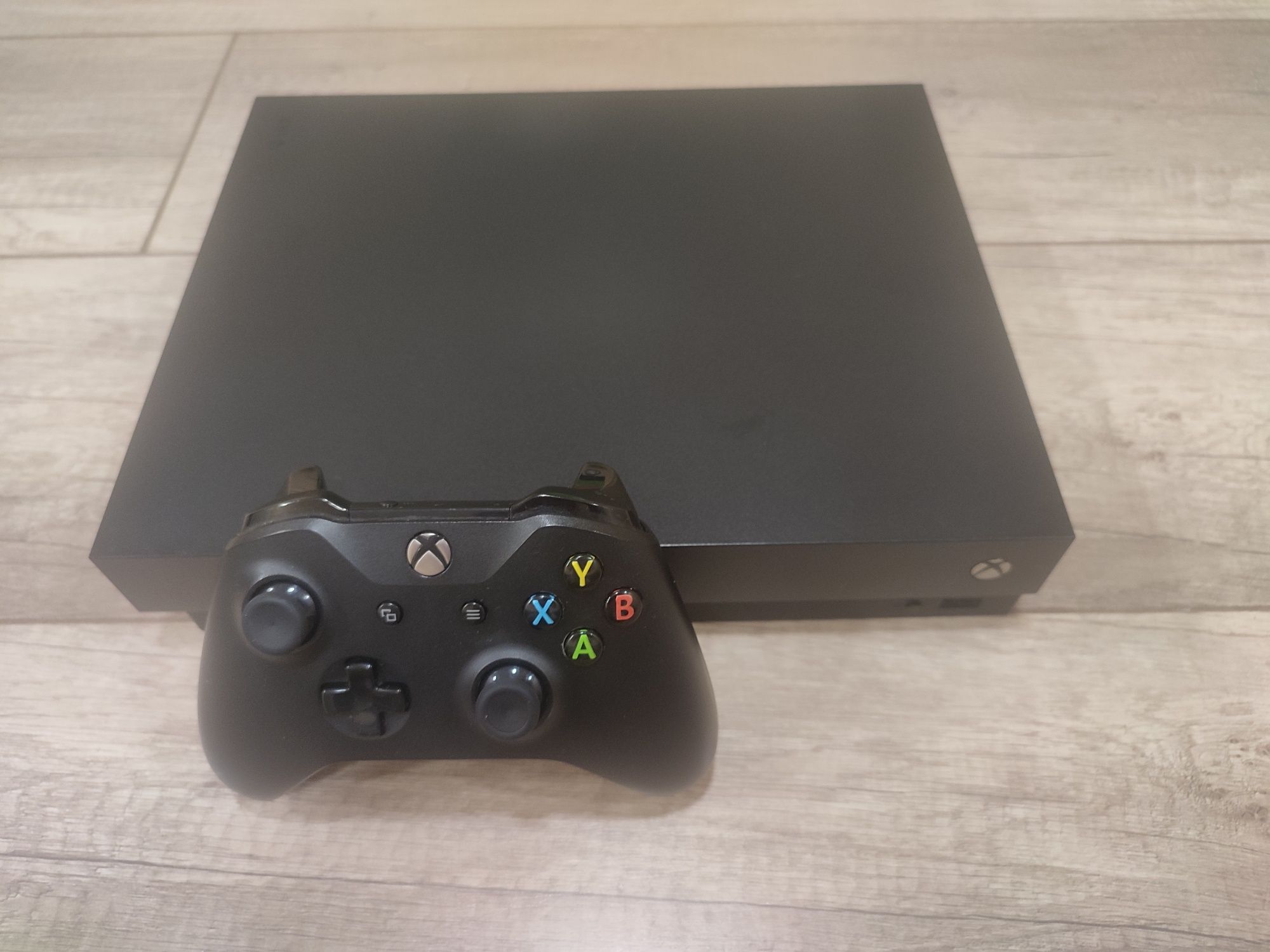 Xbox one x 1 tb отличное состояние: 110 000 тг. - Приставки Алматы на Olx