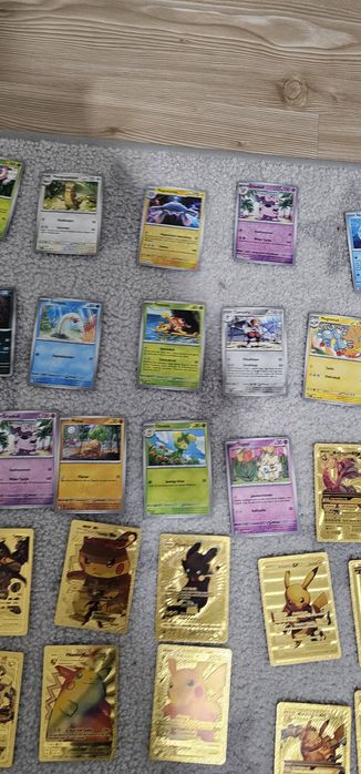 Carduri pokemon nu stiu pretul dar imi ziceti pe care le vreti Ludus ...