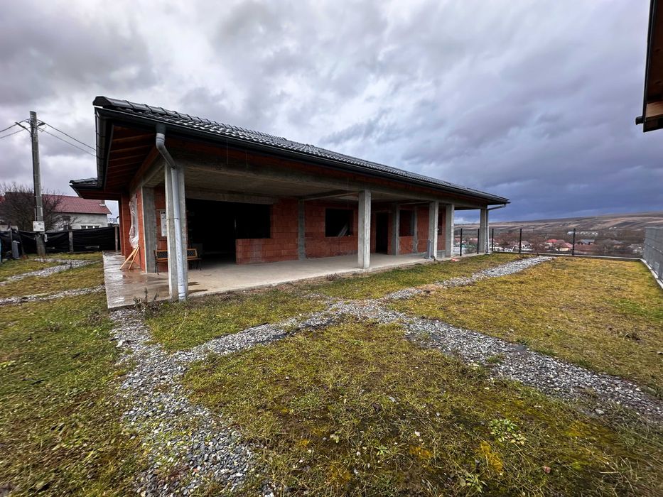 Casa la rosu 320 mp*teren 1800 mp*casa veche 90 mp*anexa+garaj 100 mp ...