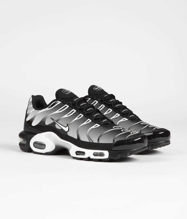 Nike Air Max Plus /TN Silver White + КУТИЯ гр. Пловдив Беломорски • OLX.bg