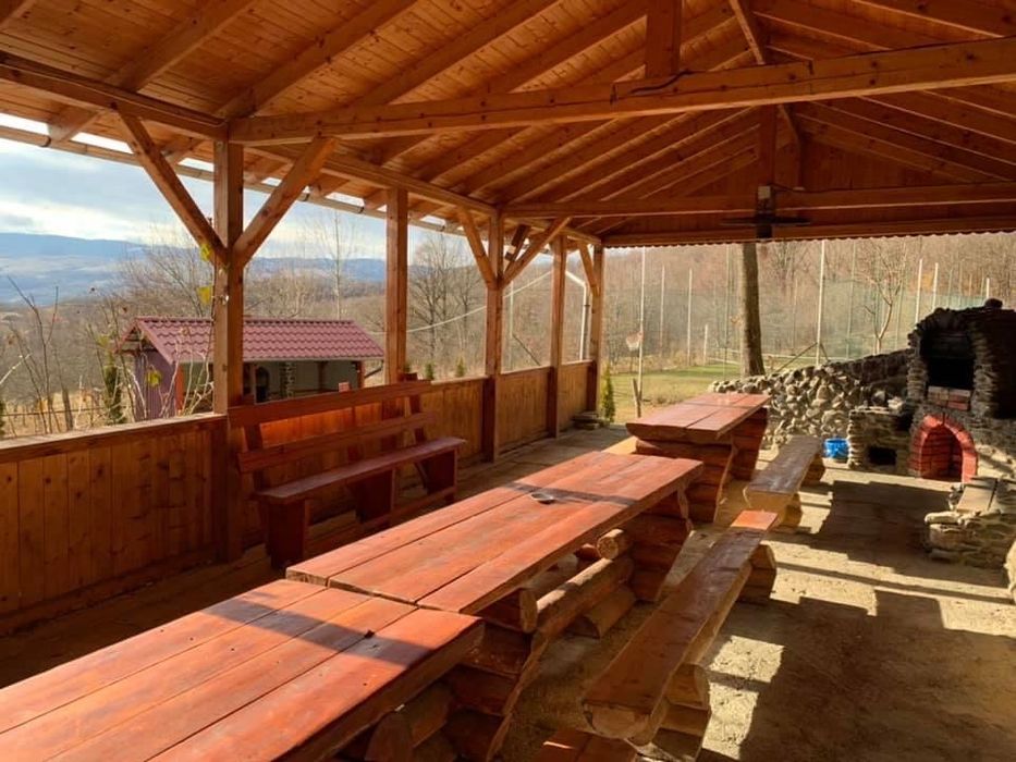 Cabana de inchiriat Doi Stejari cu ciubar Poieni-Valea Draganului ...