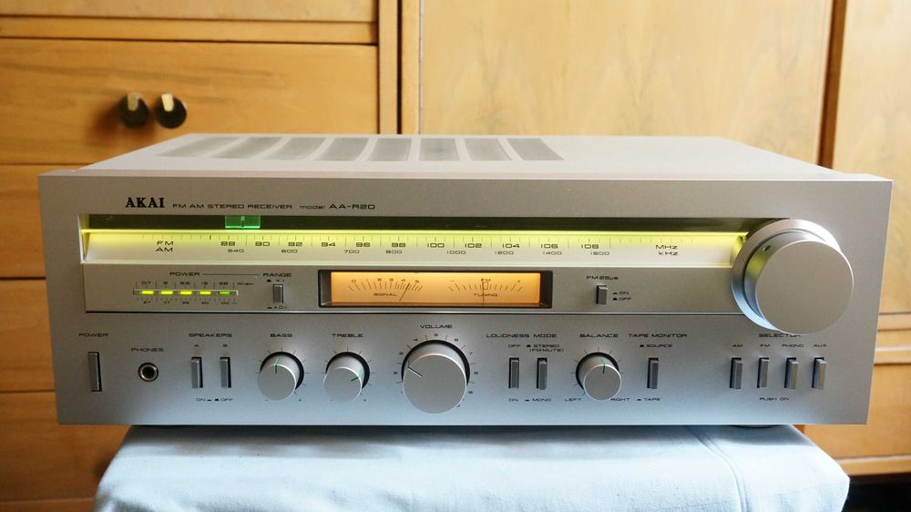 Receiver amplificator vintage AKAI AA-R20 Cluj-Napoca • OLX.ro