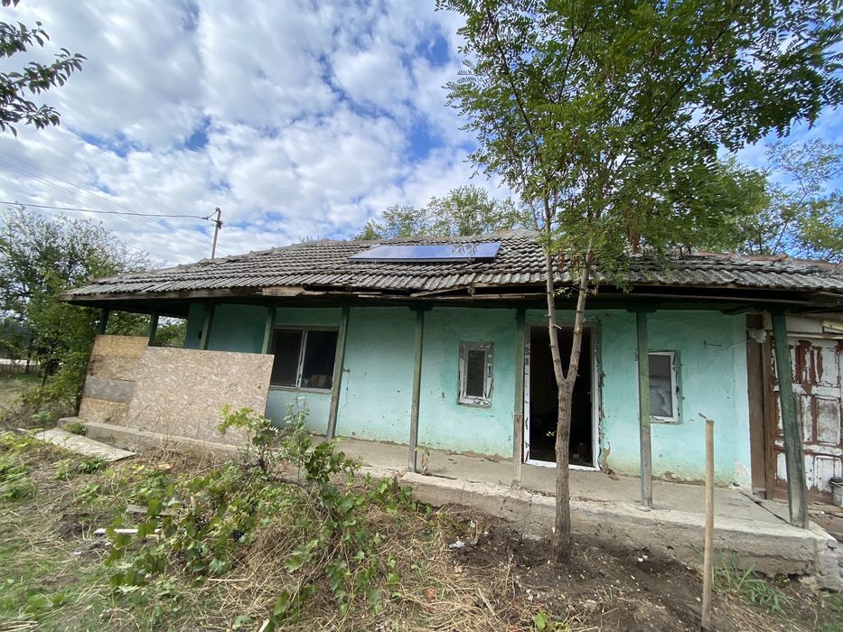 Teren si casa - Comana, judetul Constanta Comana • OLX.ro