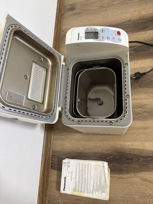 Mașină de făcut pâine Panasonic SD‑253 – ca nouă, folosită de 3 ori ...
