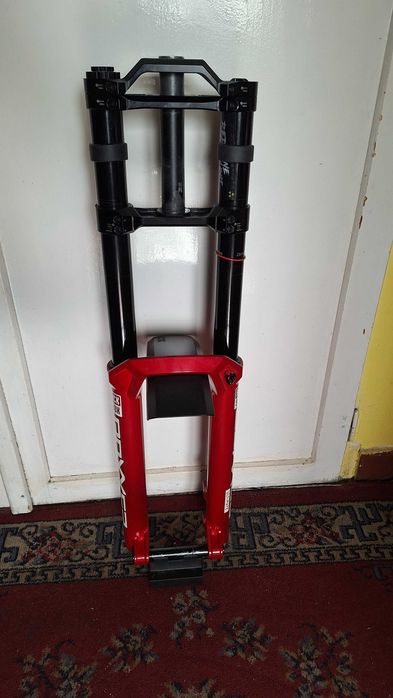 Furca RockShox BoXXer Ultimate 29 Debon Air+Boost 200mm 48mm Rosu 2024 ...