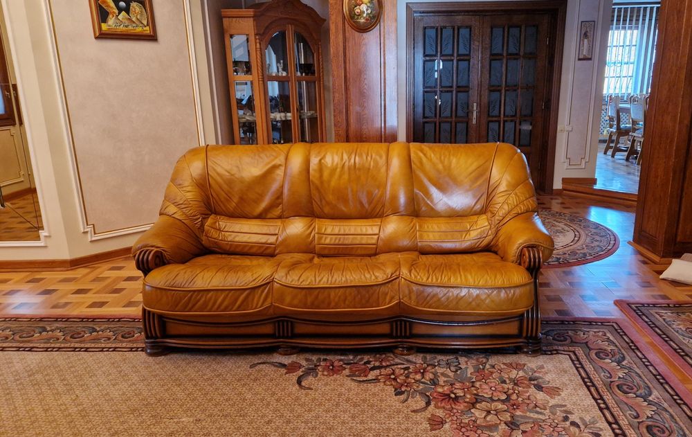 Canapea din piele naturala maro de 3 persoane Gageni • OLX.ro