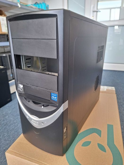 Carcasa calculator unitate sistem PC Tower Iasi • OLX.ro