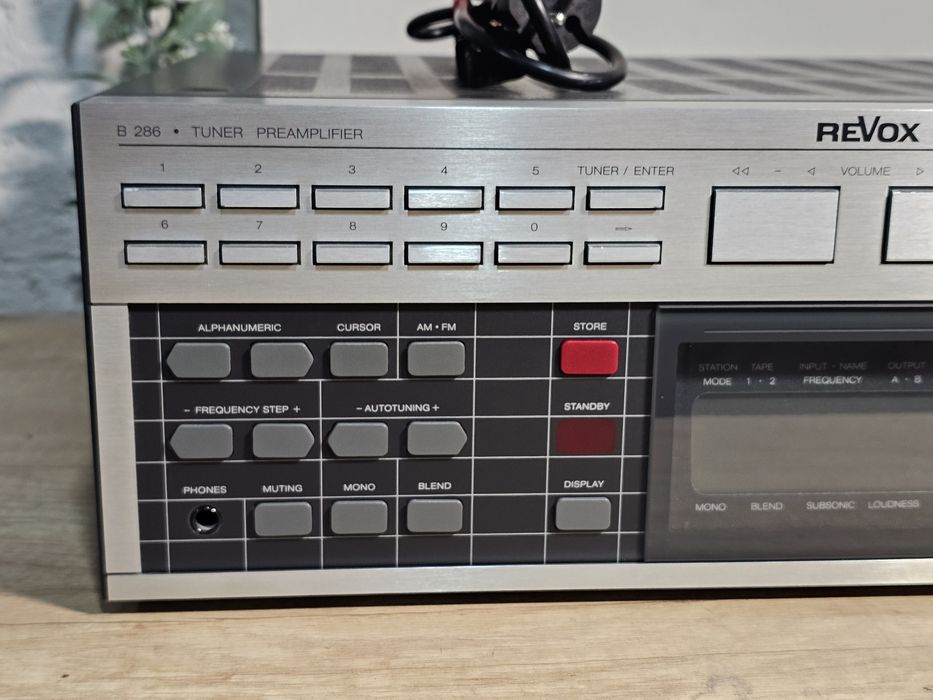 Preamplificator REVOX B 286 tuner , vintage hi-fi audio Suceava • OLX.ro
