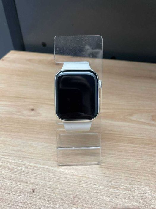 Ceas smart Apple Watch SE 3 44 mm Starlight Cod 115915 Bacau • OLX.ro