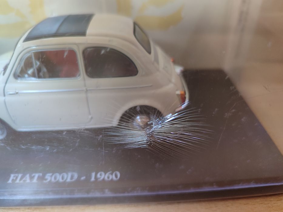 Fiat 500D 1960 Model Macheta Auto 1/24 Dacia • OLX.ro