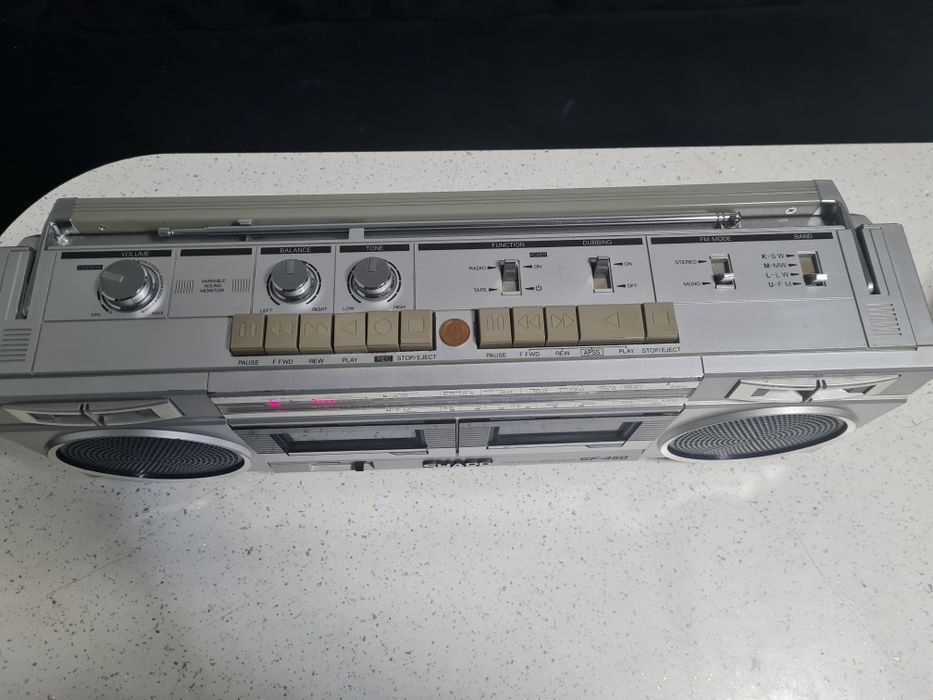 Radio casetofon Sharp GF-450 Bucov • OLX.ro