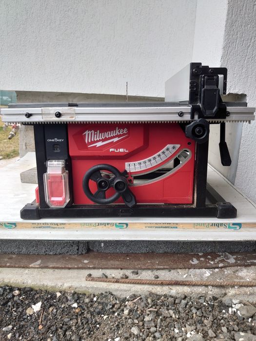 Circular milwaukee Ilia • OLX.ro