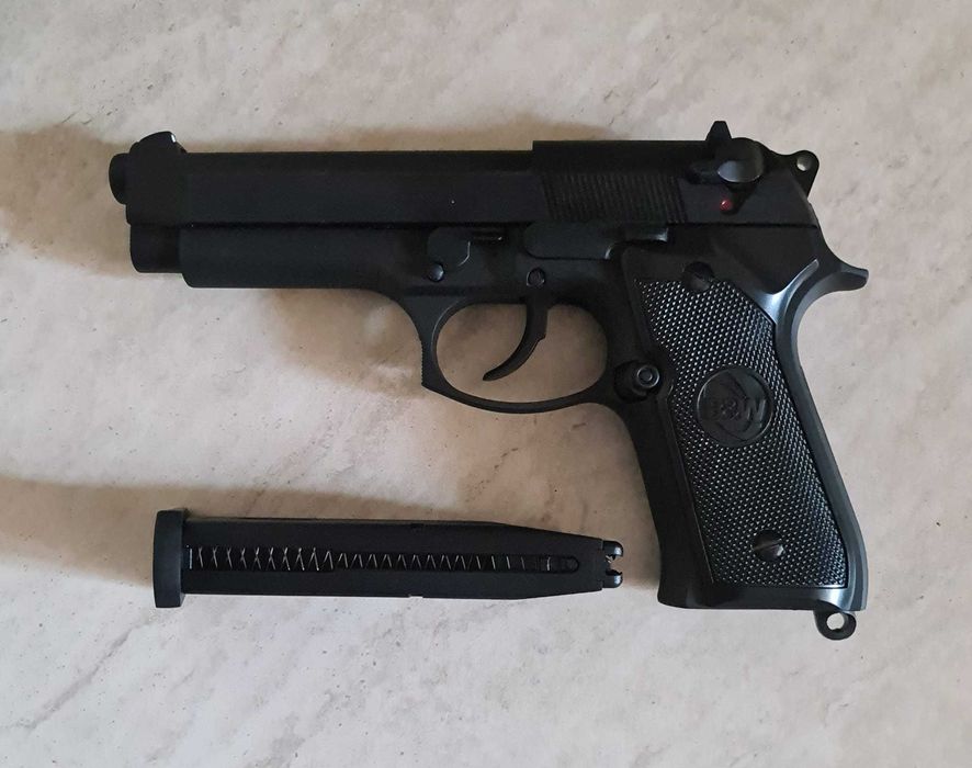 Pistol airsoft Beretta M92 Elite full metal blowback greengas[ B&W ] Bucuresti Sectorul 2 • OLX.ro