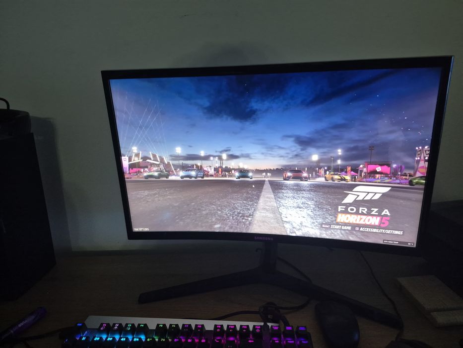Monitor Curbat Gaming LED VA Samsung Odyssey 23.5", 144 Hz, Freesync, Rudicica • OLX.ro