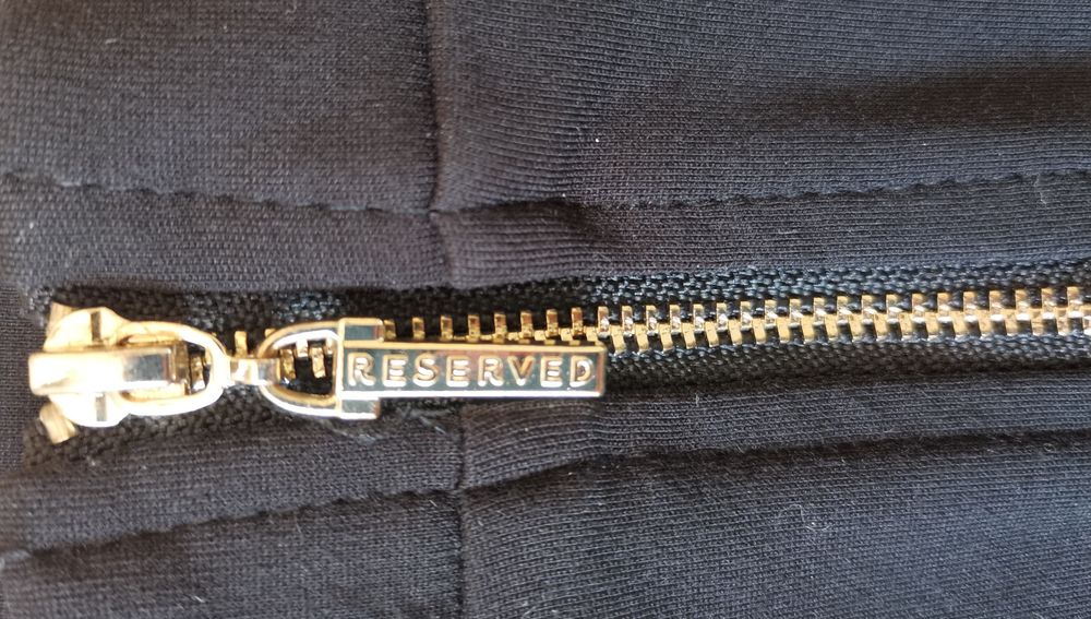 Дамска пола Reserved, тип молив гр. Варна Гранд Мол Варна • OLX.bg