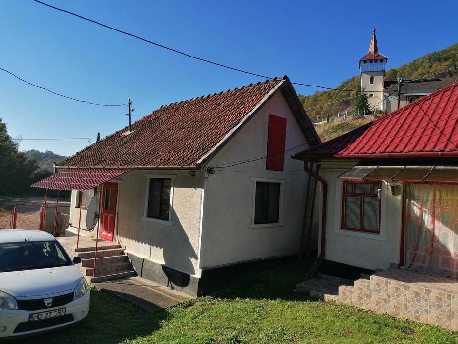 Casa de locuit + pamant agricol + padure Barbura • OLX.ro