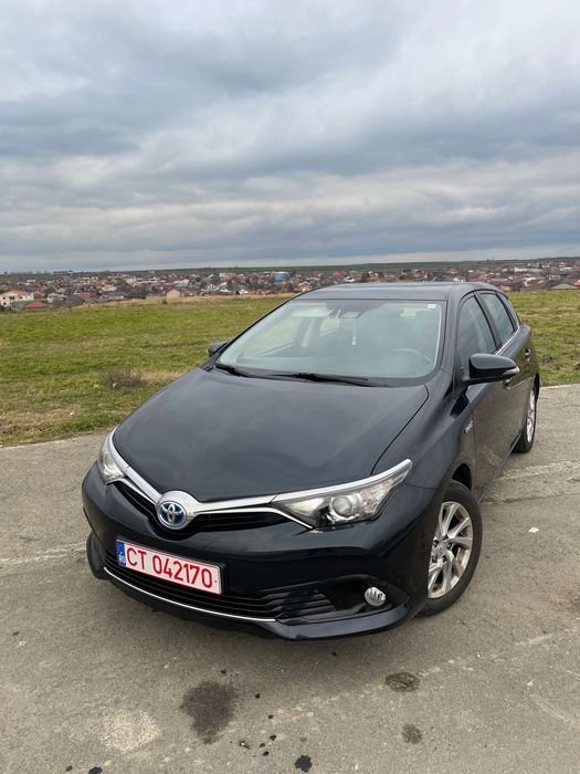 Toyota Auris Hybrid , 1,8 L VVT-i HSD , consum mic Constanta • OLX.ro