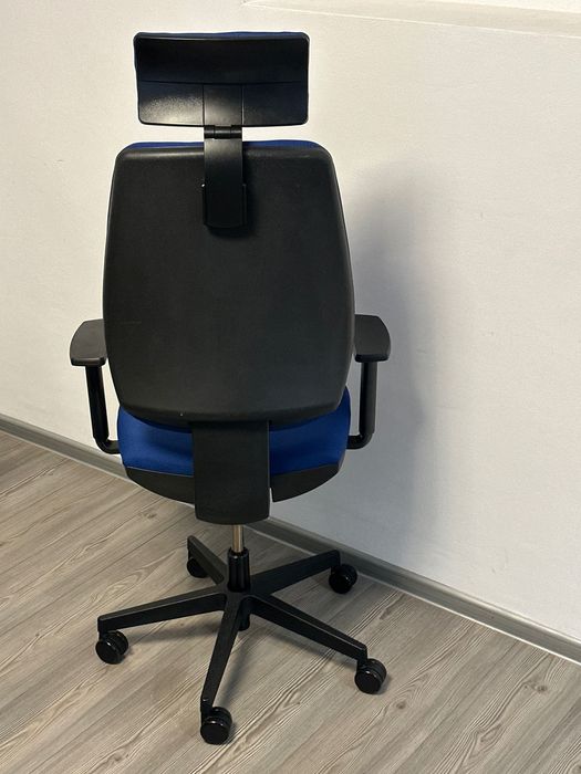 Scaun birou ergonomic roti si brate reglabile Rim negru albastru ...