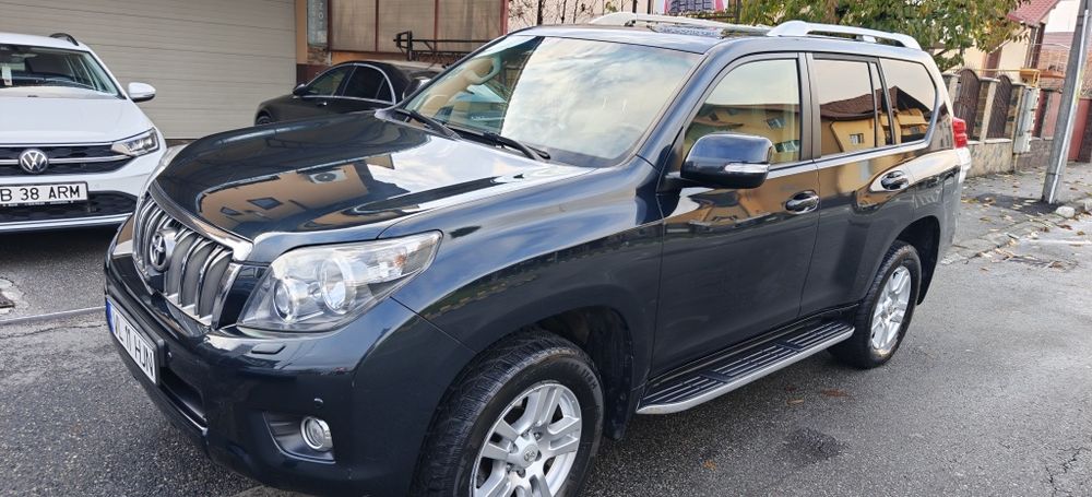 Toyota land cruiser 7 locuri modelul premium Ramnicu Valcea • OLX.ro