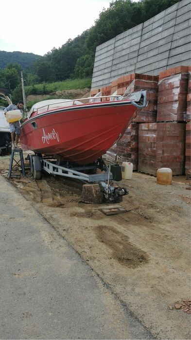 Vand barca Tullio abatte 8,5 metri Dubova • OLX.ro