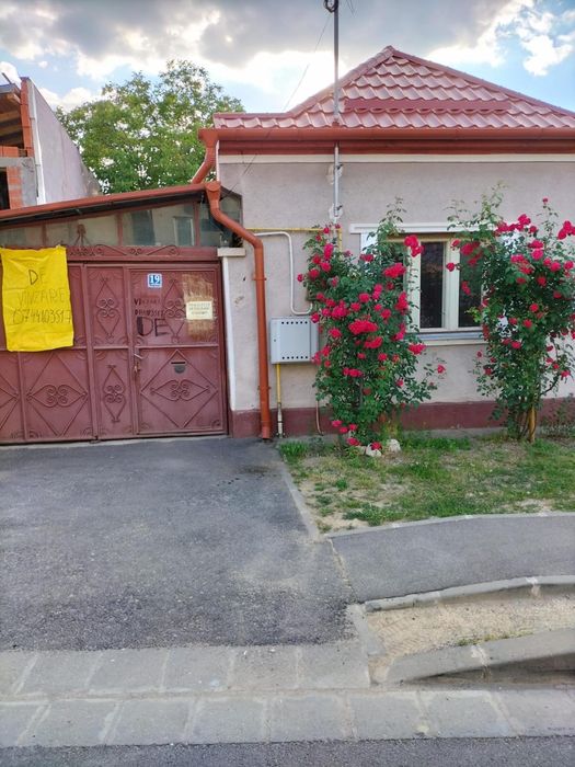 Dau chirie casa in Oradea, zona Cantemir, 400€(euro) Oradea • OLX.ro
