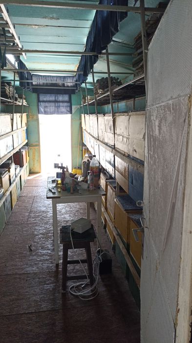 Pavilion apicol de vanzare Uiesti • OLX.ro