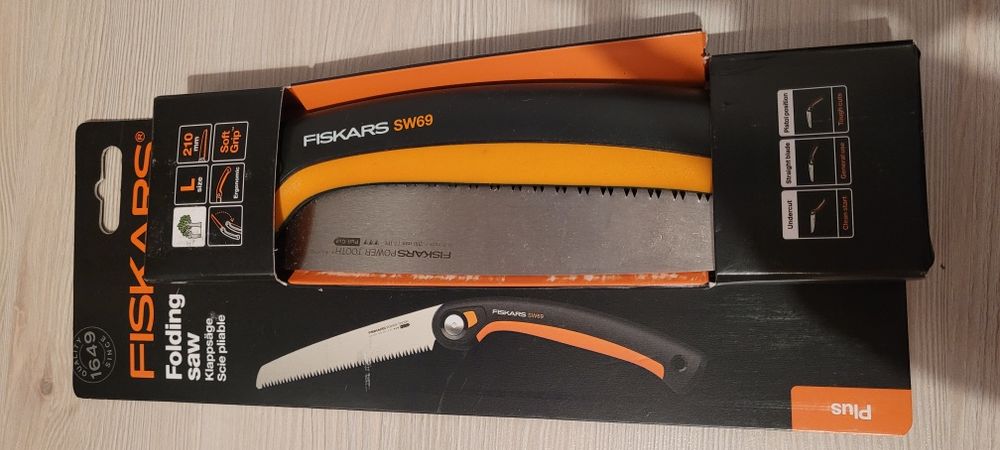 Fierăstrău retractabil Fiskars SW69 Resita • OLX.ro
