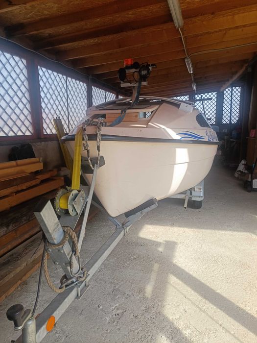 Barca fibra + motor 6cp + peridoc inmatriculat Sacele • OLX.ro