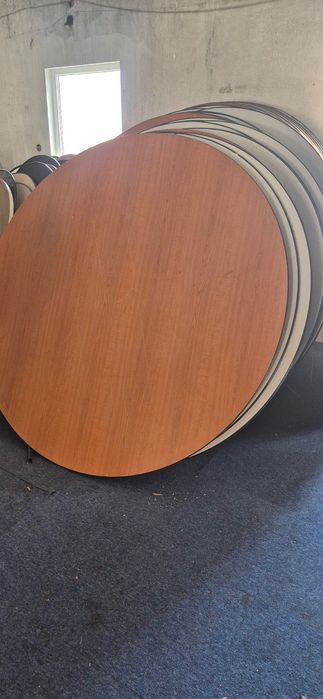 Маса за кетъринг ф 180 гр. Лясковец • OLX.bg