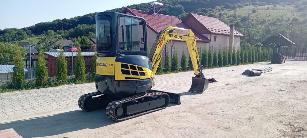 Miniexcavator New Holland Kubota jcb Tacheuchi 3300kg Dej • OLX.ro
