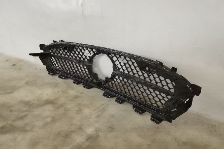 Grila Centrala Radiator Originala In Stare Buna Facelift 2023 2024 Bucuresti Sectorul 6 • OLX.ro